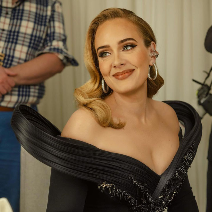Adele serves up galactic glamour for 'Weekends with Adele'