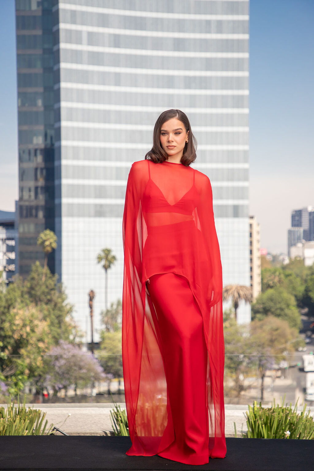 Hailee Steinfeld Was Red Hot for the 'Sinners' Mexico Photocall