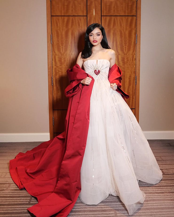 Rachel Zegler’s 'Snow White' press tour starts with a fairy-tale moment