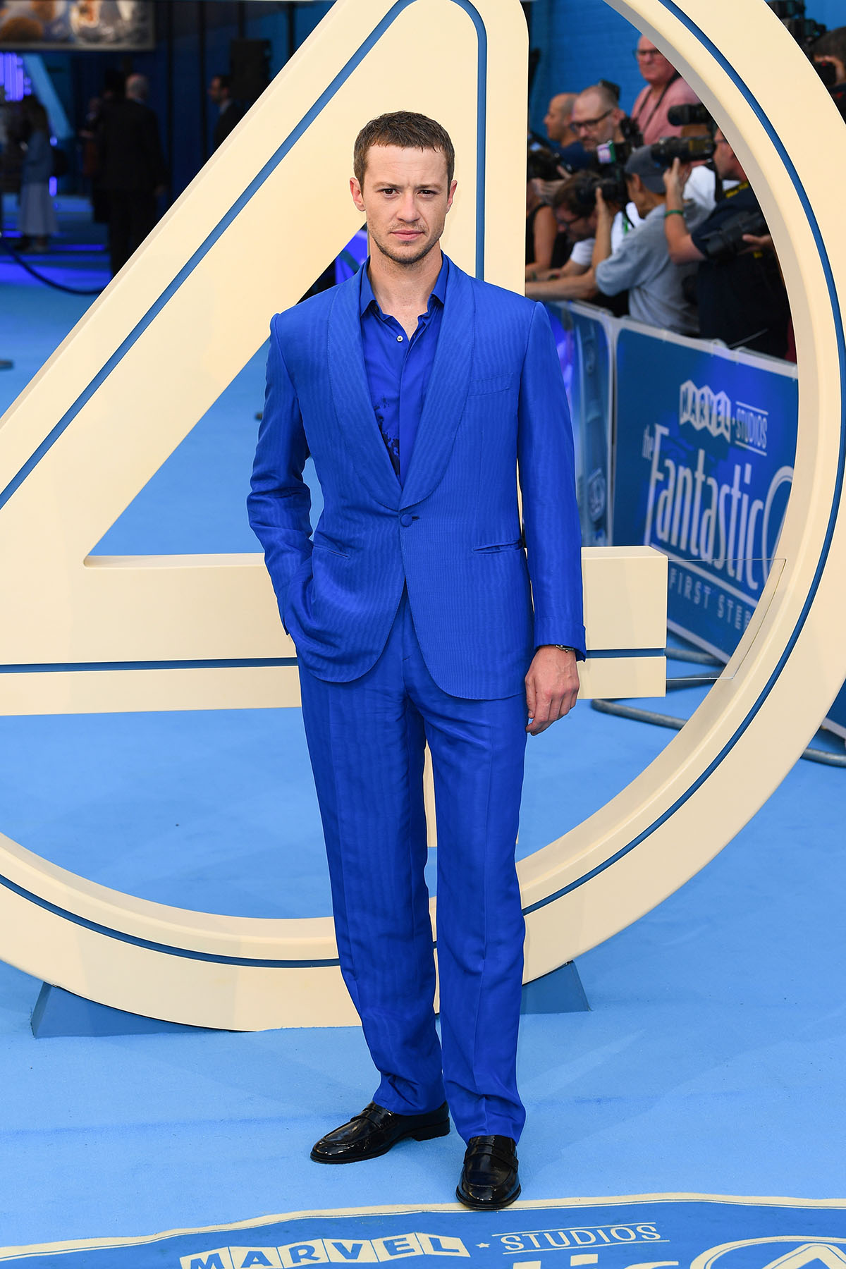Joseph Quinn Turns Heads in Electric Blue Brioni Suit