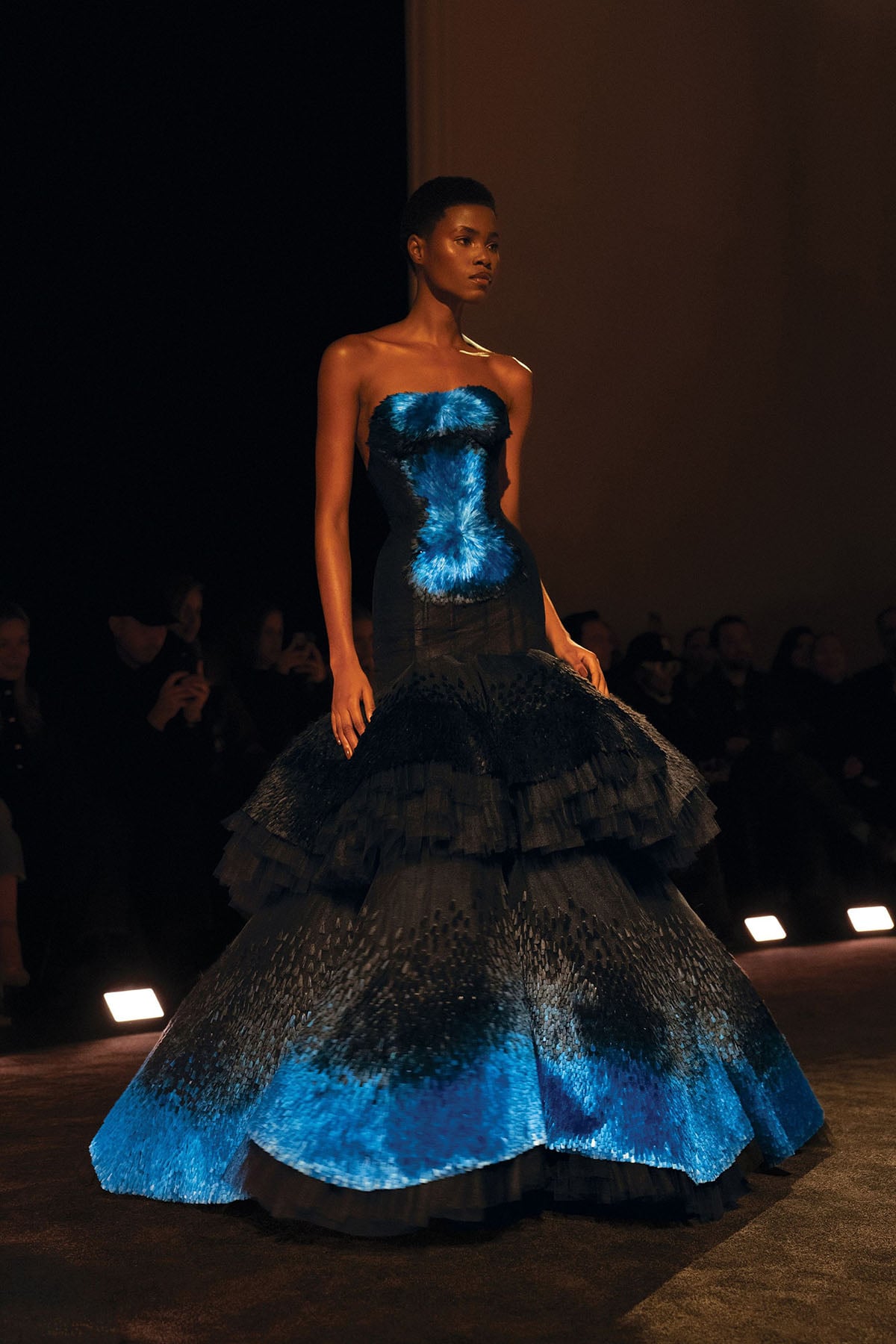 Zendaya’s Something Blue in Schiaparelli Haute Couture - Red Carpet ...