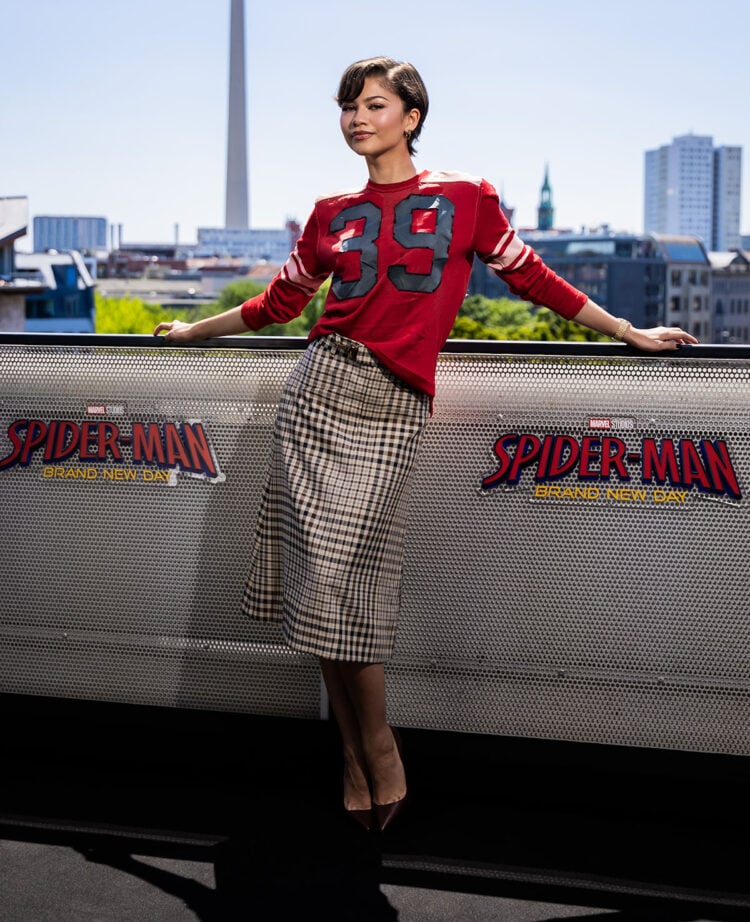 Zendaya's Coach Look Changes The Mood Of The Spider-Man Tour - Red ...